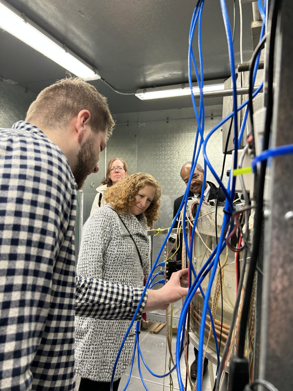 Chancellor Mnookin and L&S Dean, Eric Wilcots tour Luke Zoet’s Surface Processes Lab ...